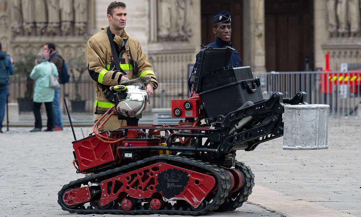 How robotic firefighting offers new hope for historic landmarks ...